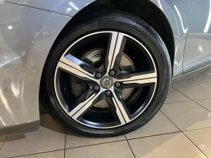 Pelēks Volvo V40 2019 Viļņa, ar dzinēja tilpumu 2.00 L un nobraukumu 173 tūkst. km par 11950 €, foto 5 vietnē AUTOMOTO.COM.LV