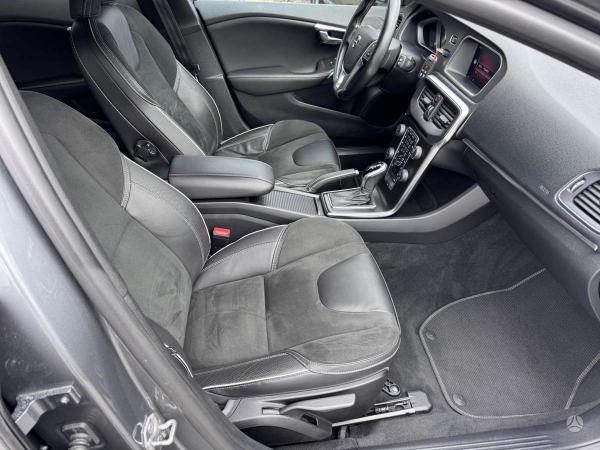 Grey Volvo V40 2019 in Vilnius, with an engine capacity of 2.00 L and mileage of 173 thousand km for 11950 €, photo 7 on AUTOMOTO.COM.LV