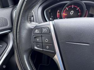 Pelēks Volvo V40 2019 Viļņa, ar dzinēja tilpumu 2.00 L un nobraukumu 173 tūkst. km par 11950 €, foto 12 vietnē AUTOMOTO.COM.LV