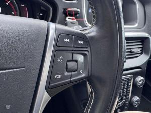 Pelēks Volvo V40 2019 Viļņa, ar dzinēja tilpumu 2.00 L un nobraukumu 173 tūkst. km par 11950 €, foto 13 vietnē AUTOMOTO.COM.LV