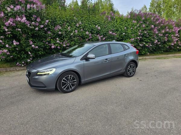 Серый Вольво В40 2019 в Рига, объемом двигателя 2.00 л и пробегом 170 тыс. км за 9000 €, фото 4 на AUTOMOTO.COM.LV