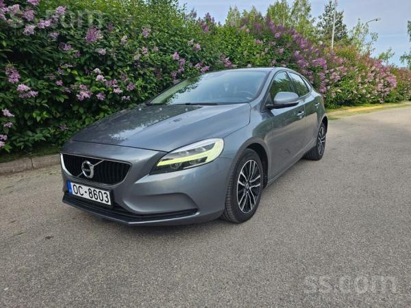 Серый Вольво В40 2019 в Рига, объемом двигателя 2.00 л и пробегом 170 тыс. км за 9000 €, фото 6 на AUTOMOTO.COM.LV