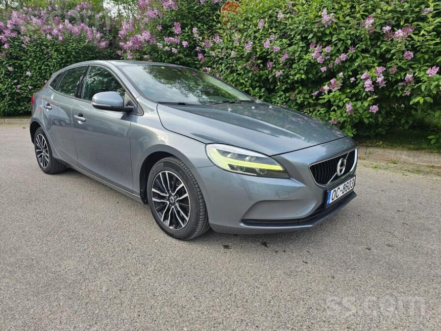 Grey Volvo V40 2019 in Riga, with an engine capacity of 2.00 L and mileage of 170 thousand km for 9000 €, photo 7 on AUTOMOTO.COM.LV