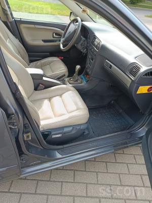 Pelēks Volvo V40 2004 Rīga, ar dzinēja tilpumu 1.90 L un nobraukumu 176 tūkst. km par 1100 €, foto 5 vietnē AUTOMOTO.COM.LV