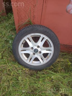 Pelēks Volvo V40 2004 Rīga, ar dzinēja tilpumu 1.90 L un nobraukumu 176 tūkst. km par 1100 €, foto 6 vietnē AUTOMOTO.COM.LV