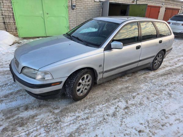Pelēks Volvo V40 1999 Kėdainiai, ar dzinēja tilpumu 2.00 L un nobraukumu 198 tūkst. km par 650 €, foto 9 vietnē AUTOMOTO.COM.LV