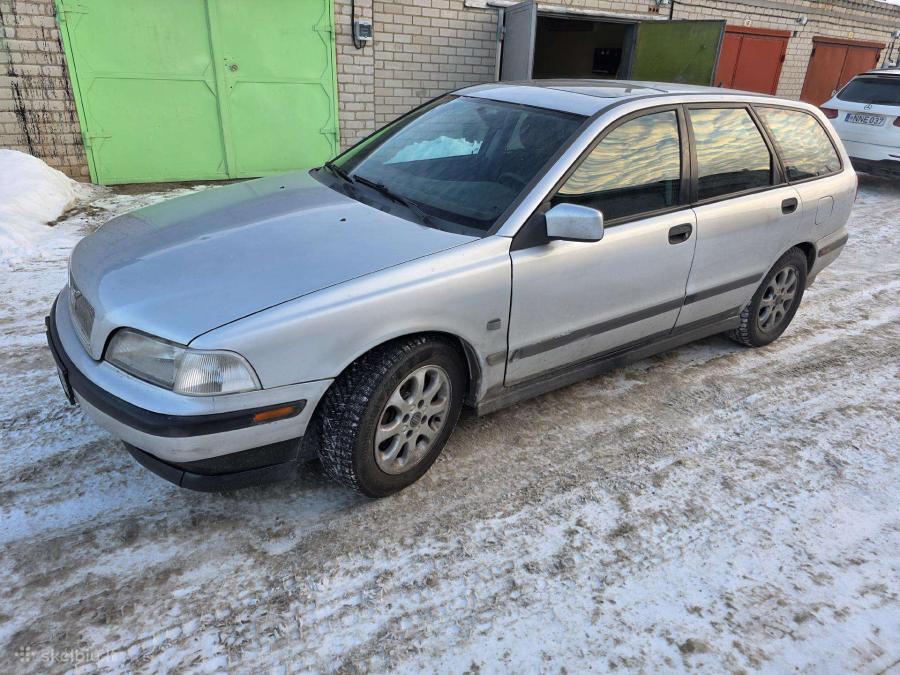 Pelēks Volvo V40 1999 Kėdainiai, ar dzinēja tilpumu 2.00 L un nobraukumu 198 tūkst. km par 650 €, foto 9 vietnē AUTOMOTO.COM.LV