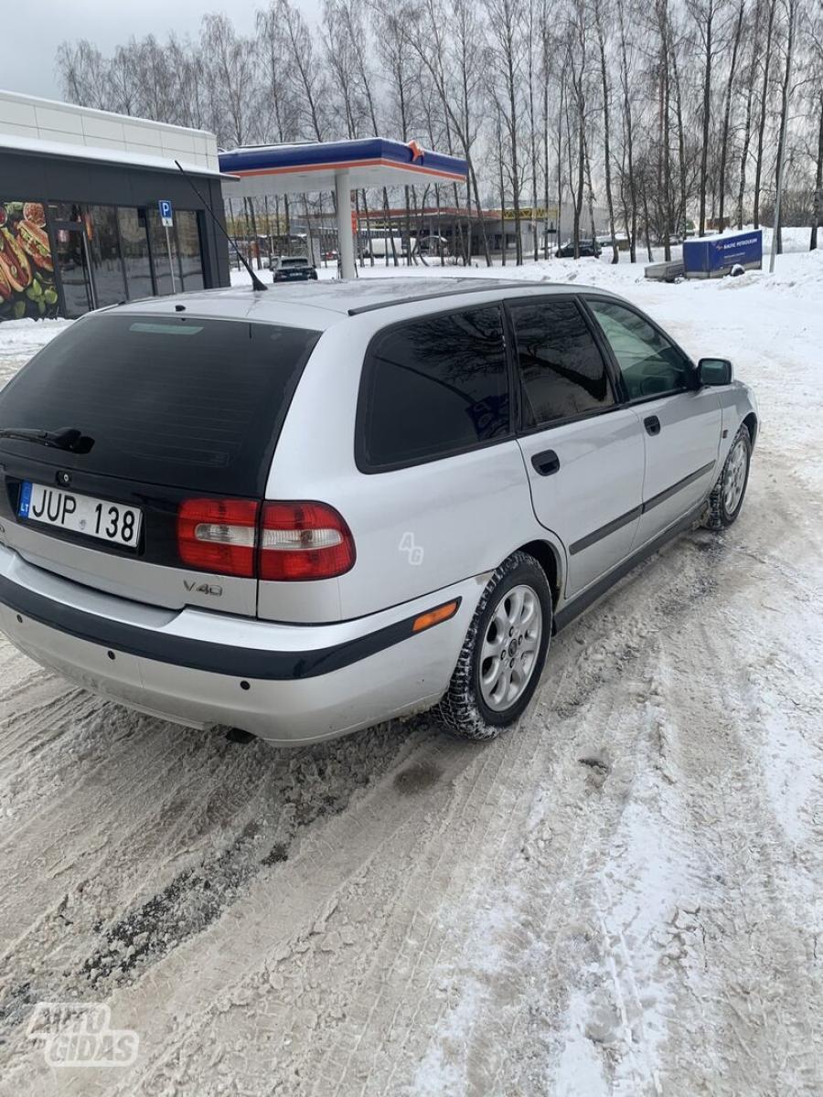 Grey Volvo V40 2000 in Vilnius, with an engine capacity of 1.90 L and mileage of 326 thousand km for 750 €, photo 3 on AUTOMOTO.COM.LV