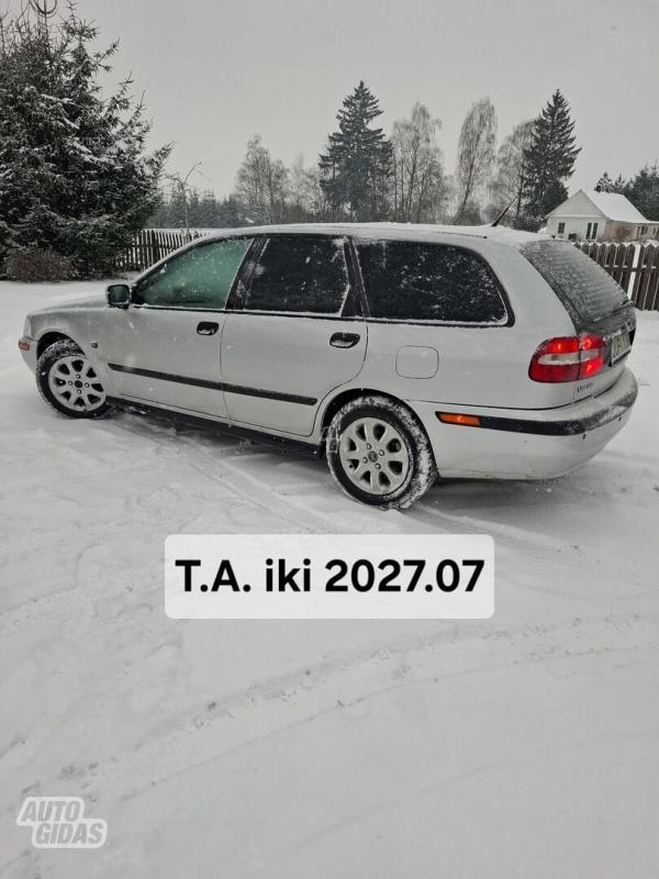 Pelēks Volvo V40 2000 Elektrėnai, ar dzinēja tilpumu 1.90 L un nobraukumu 326 tūkst. km par 1150 €, foto 1 vietnē AUTOMOTO.COM.LV
