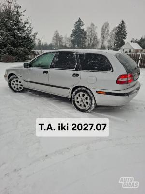 Pelēks Volvo V40 2000 Elektrėnai, ar dzinēja tilpumu 1.90 L un nobraukumu 325 tūkst. km par 899 €, foto  vietnē AUTOMOTO.COM.LV