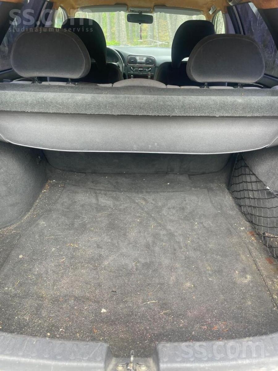Grey Volvo V40 2000 in Riga, with an engine capacity of 1.60 L and mileage of 0 thousand km for 298 €, photo 4 on AUTOMOTO.COM.LV