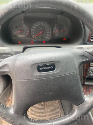 Grey Volvo V40 2000 in Riga, with an engine capacity of 1.60 L and mileage of 0 thousand km for 298 €, photo 7 on AUTOMOTO.COM.LV