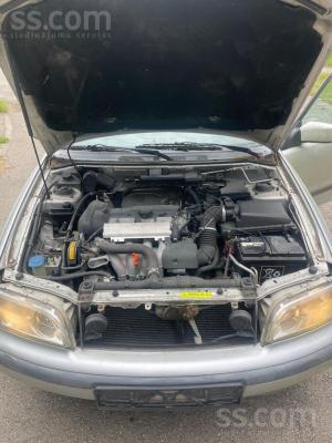 Grey Volvo V40 2000 in Riga, with an engine capacity of 1.60 L and mileage of 0 thousand km for 298 €, photo 8 on AUTOMOTO.COM.LV