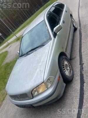Grey Volvo V40 2000 in Riga, with an engine capacity of 1.60 L and mileage of 0 thousand km for 298 €, photo 11 on AUTOMOTO.COM.LV