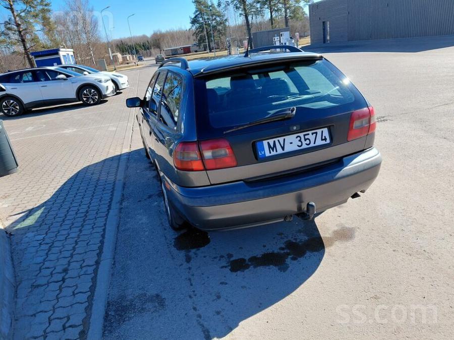Grey Volvo V40 2001 in Saldus, with an engine capacity of 1.90 L and mileage of 290 thousand km for 1350 €, photo 4 on AUTOMOTO.COM.LV