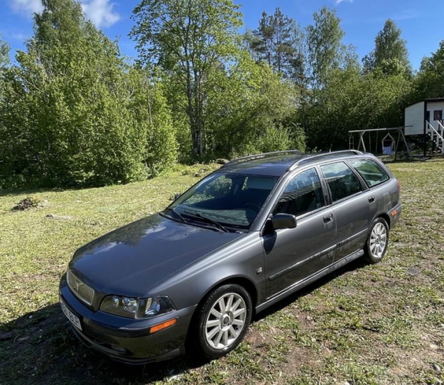 Grey Volvo V40 2001 in Kuressaare, with an engine capacity of 0.00 L and mileage of 185 thousand km for 1600 €, photo 7 on AUTOMOTO.COM.LV