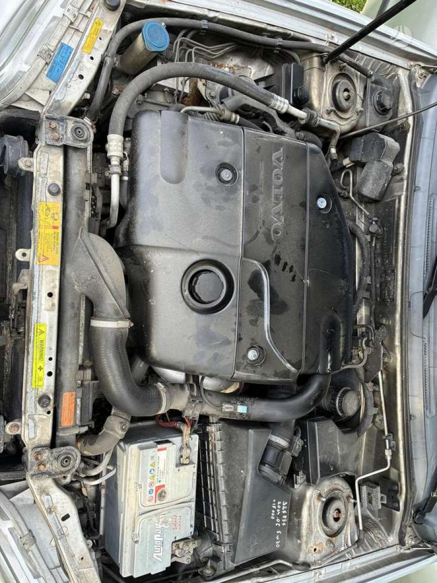 Pelēks Volvo V40 2001 Rokiškis, ar dzinēja tilpumu 1.87 L un nobraukumu 343 tūkst. km par 400 €, foto 4 vietnē AUTOMOTO.COM.LV