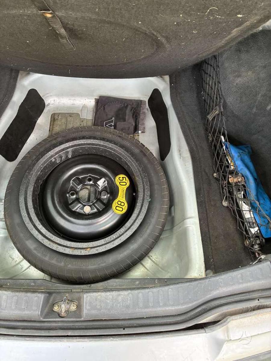 Pelēks Volvo V40 2001 Rokiškis, ar dzinēja tilpumu 1.87 L un nobraukumu 343 tūkst. km par 400 €, foto 5 vietnē AUTOMOTO.COM.LV