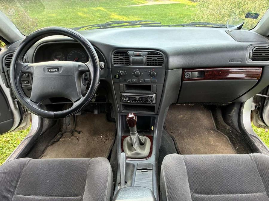 Pelēks Volvo V40 2001 Rokiškis, ar dzinēja tilpumu 1.87 L un nobraukumu 343 tūkst. km par 400 €, foto 6 vietnē AUTOMOTO.COM.LV