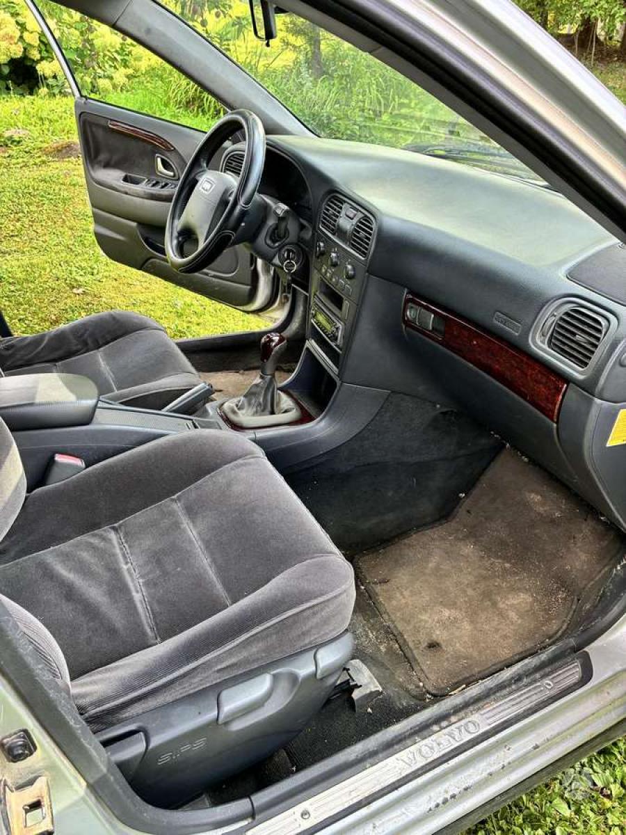 Pelēks Volvo V40 2001 Rokiškis, ar dzinēja tilpumu 1.87 L un nobraukumu 343 tūkst. km par 400 €, foto 7 vietnē AUTOMOTO.COM.LV