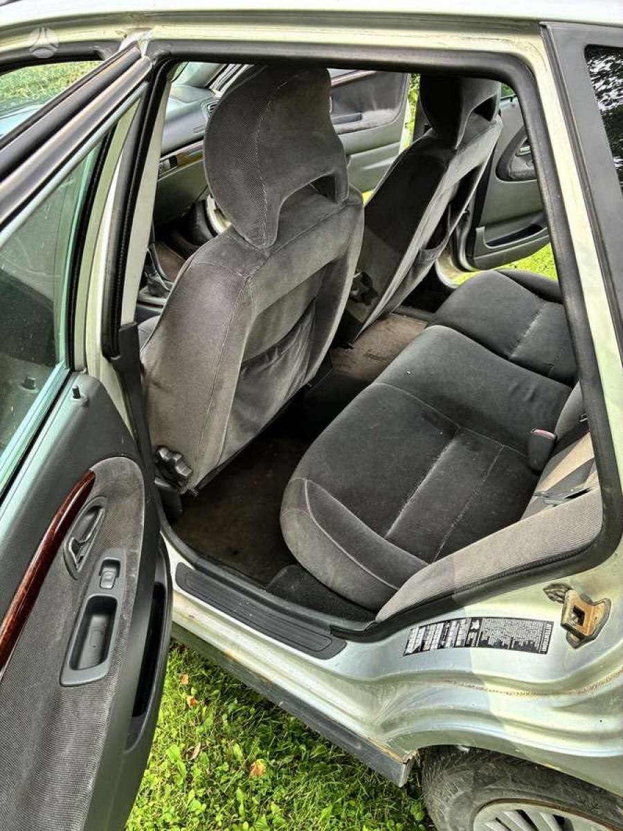 Pelēks Volvo V40 2001 Rokiškis, ar dzinēja tilpumu 1.87 L un nobraukumu 343 tūkst. km par 400 €, foto 11 vietnē AUTOMOTO.COM.LV