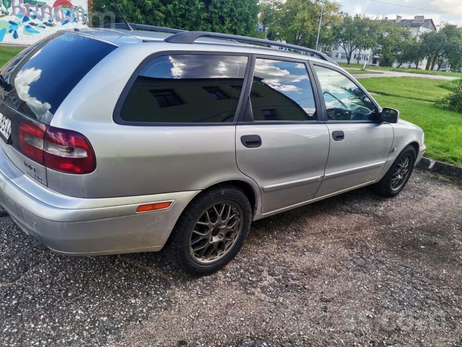 Pelēks Volvo V40 2001 Daugavpils, ar dzinēja tilpumu 1.90 L un nobraukumu 422 tūkst. km par 1100 €, foto 3 vietnē AUTOMOTO.COM.LV