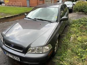 Pelēks Volvo V40 2001 Valmiera, ar dzinēja tilpumu 1.60 L un nobraukumu 243 tūkst. km par 800 €, foto 1 vietnē AUTOMOTO.COM.LV