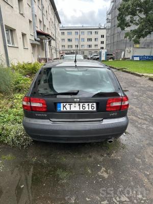 Pelēks Volvo V40 2001 Valmiera, ar dzinēja tilpumu 1.60 L un nobraukumu 243 tūkst. km par 600 €, foto 6 vietnē AUTOMOTO.COM.LV
