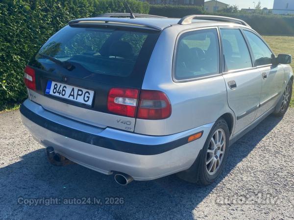 Pelēks Volvo V40 2001 Tallina, ar dzinēja tilpumu 1.90 L un nobraukumu 285 tūkst. km par 900 €, foto 5 vietnē AUTOMOTO.COM.LV