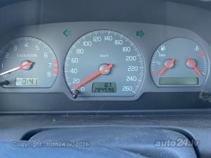 Pelēks Volvo V40 2001 Tallina, ar dzinēja tilpumu 1.90 L un nobraukumu 285 tūkst. km par 900 €, foto 13 vietnē AUTOMOTO.COM.LV