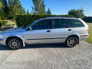 Pelēks Volvo V40 2001 Tallina, ar dzinēja tilpumu 1.90 L un nobraukumu 285 tūkst. km par 900 €, foto 18 vietnē AUTOMOTO.COM.LV