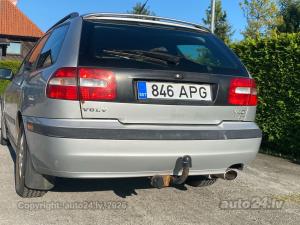 Pelēks Volvo V40 2001 Tallina, ar dzinēja tilpumu 1.90 L un nobraukumu 285 tūkst. km par 900 €, foto 22 vietnē AUTOMOTO.COM.LV