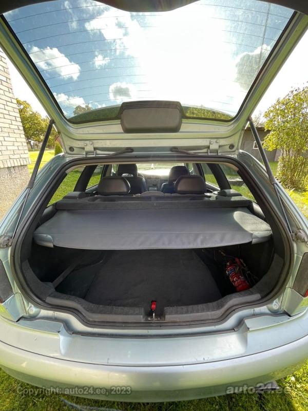 Pelēks Volvo V40 2002 Tallina, ar dzinēja tilpumu 2.00 L un nobraukumu 342 tūkst. km par 500 €, foto 11 vietnē AUTOMOTO.COM.LV