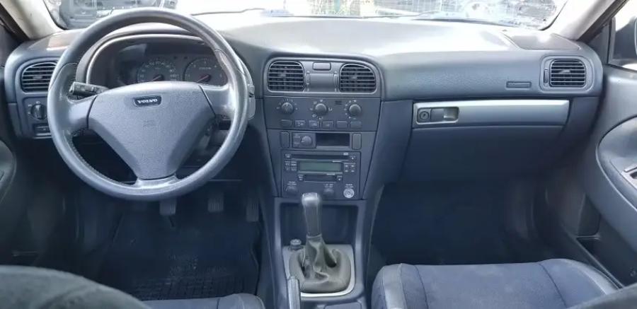 Pelēks Volvo V40 2002 Valmiera, ar dzinēja tilpumu 1.90 L un nobraukumu 334 tūkst. km par 1200 €, foto 10 vietnē AUTOMOTO.COM.LV