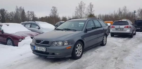 Pelēks Volvo V40 2002 Valmiera, ar dzinēja tilpumu 1.90 L un nobraukumu 344 tūkst. km par 1250 €, foto 7 vietnē AUTOMOTO.COM.LV