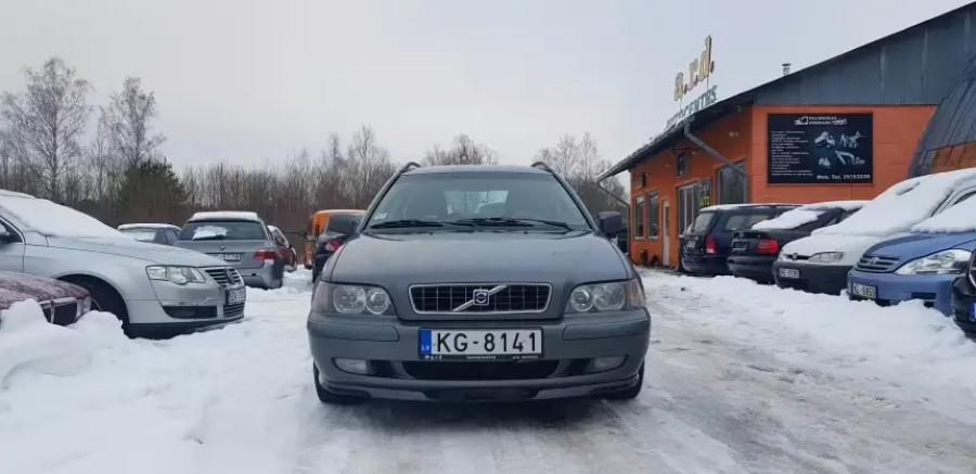 Серый Вольво В40 2002 в Валмиера, объемом двигателя 1.90 л и пробегом 344 тыс. км за 1250 €, фото 9 на AUTOMOTO.COM.LV