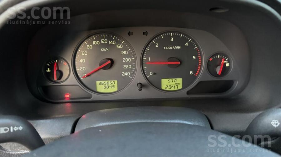 Серый Вольво В40 2002 в Резекне, объемом двигателя 1.90 л и пробегом 366 тыс. км за 1150 €, фото 17 на AUTOMOTO.COM.LV