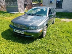 Grey Volvo V40 2002 in Talsi, with an engine capacity of 1.80 L and mileage of 260 thousand km for 1800 €, photo 3 on AUTOMOTO.COM.LV