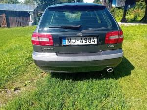 Grey Volvo V40 2002 in Talsi, with an engine capacity of 1.80 L and mileage of 260 thousand km for 1800 €, photo 5 on AUTOMOTO.COM.LV