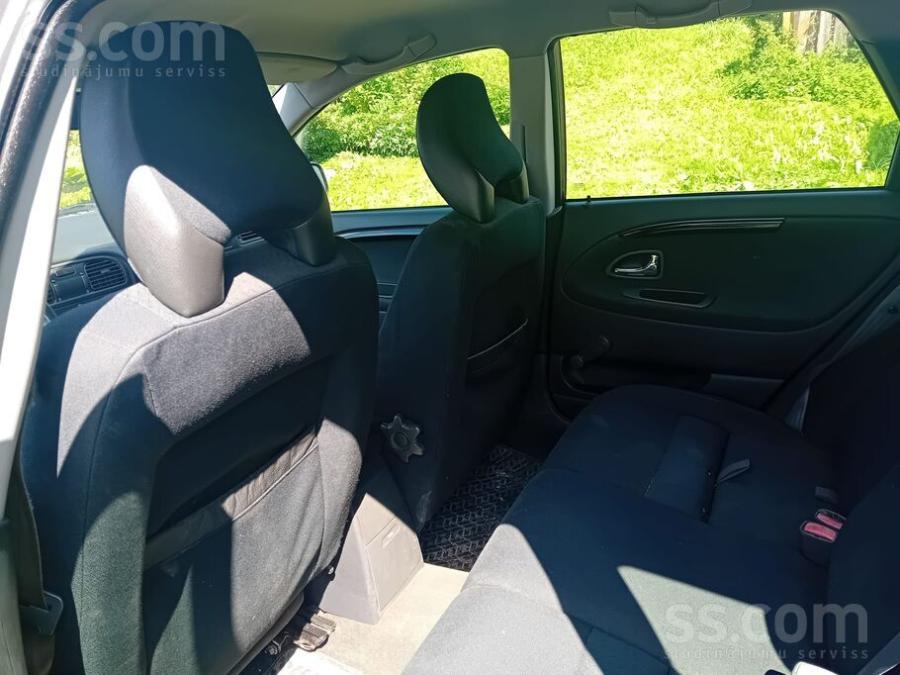 Grey Volvo V40 2002 in Talsi, with an engine capacity of 1.80 L and mileage of 260 thousand km for 1800 €, photo 6 on AUTOMOTO.COM.LV