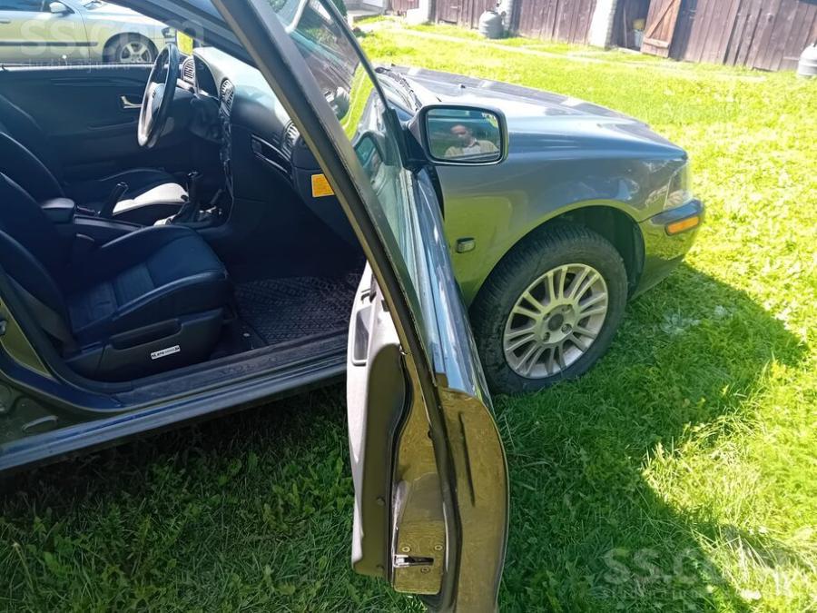 Grey Volvo V40 2002 in Talsi, with an engine capacity of 1.80 L and mileage of 260 thousand km for 1800 €, photo 8 on AUTOMOTO.COM.LV