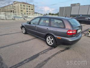 Grey Volvo V40 2002 in Riga, with an engine capacity of 1.90 L and mileage of 307 thousand km for 1050 €, photo 7 on AUTOMOTO.COM.LV