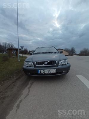 Grey Volvo V40 2003 in Preili, with an engine capacity of 1.90 L and mileage of 495 thousand km for 650 €, photo 2 on AUTOMOTO.COM.LV