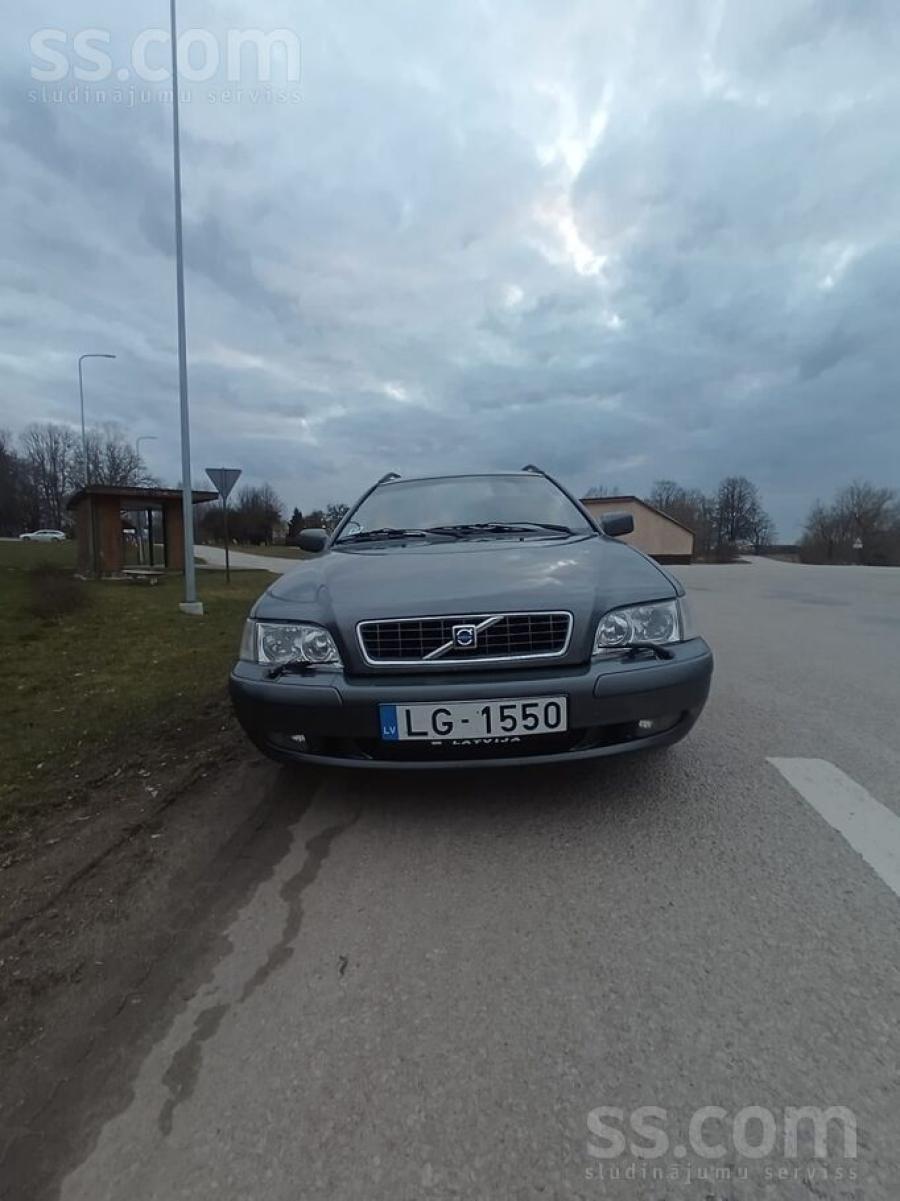 Grey Volvo V40 2003 in Preili, with an engine capacity of 1.90 L and mileage of 495 thousand km for 650 €, photo 2 on AUTOMOTO.COM.LV