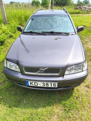 Pelēks Volvo V40 2003 Rēzekne, ar dzinēja tilpumu 1.90 L un nobraukumu 357 tūkst. km par 1200 €, foto 3 vietnē AUTOMOTO.COM.LV