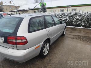 Grey Volvo V40 2003 in Bauska, with an engine capacity of 1.90 L and mileage of 358 thousand km for 900 €, photo 4 on AUTOMOTO.COM.LV