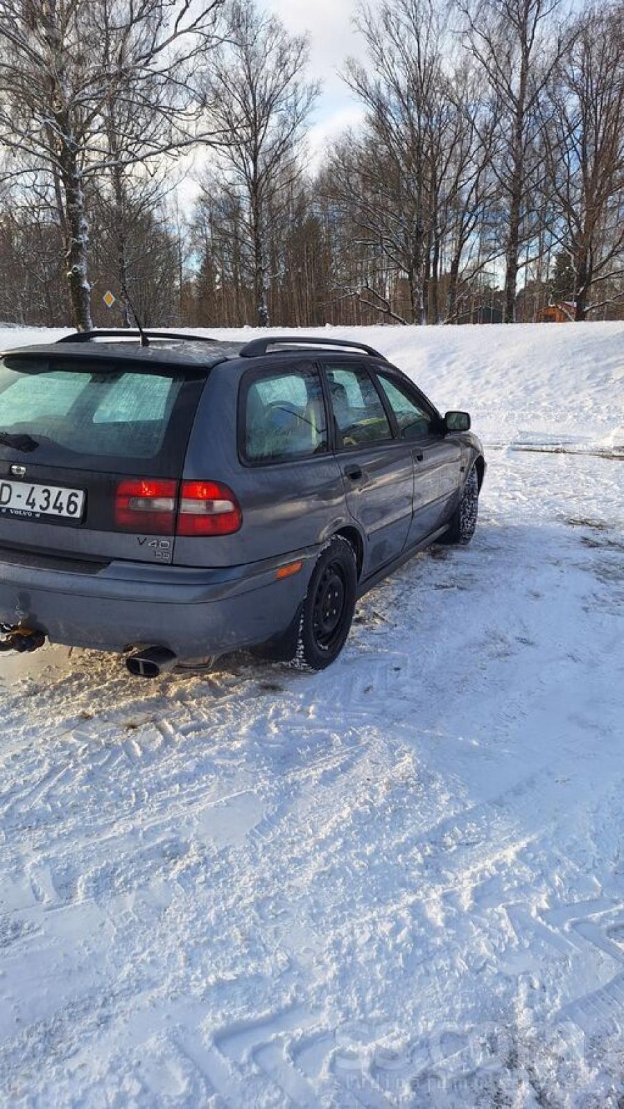 Grey Volvo V40 2003 in Riga, with an engine capacity of 1.90 L and mileage of 353 thousand km for 890 €, photo 4 on AUTOMOTO.COM.LV