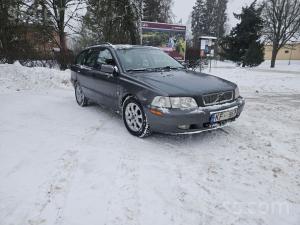 Grey Volvo V40 2003 in Cesis, with an engine capacity of 1.90 L and mileage of 377 thousand km for 830 €, photo 2 on AUTOMOTO.COM.LV