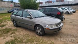Grey Volvo V40 2003 in Daugavpils, with an engine capacity of 1.90 L and mileage of 337 thousand km for 1300 €, photo 4 on AUTOMOTO.COM.LV