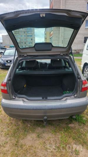 Grey Volvo V40 2003 in Daugavpils, with an engine capacity of 1.90 L and mileage of 337 thousand km for 1300 €, photo 5 on AUTOMOTO.COM.LV